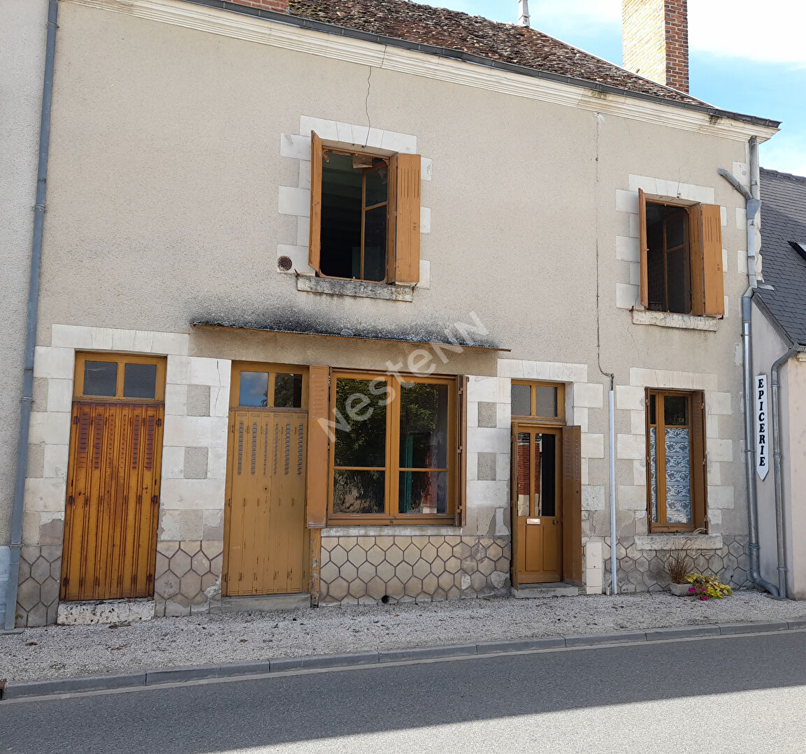 Maison de bourg en plein coeur de Saint-Christophe-en-Bazelle