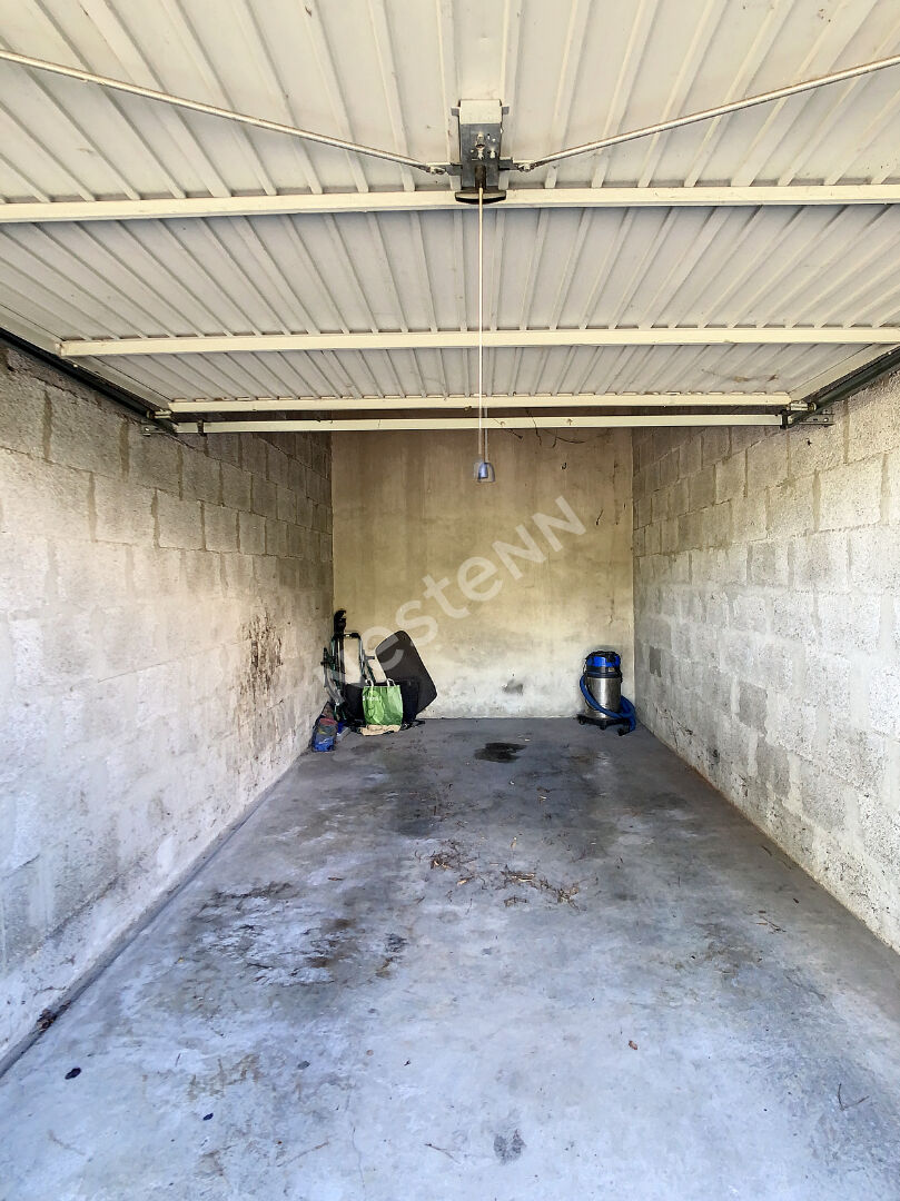 A VENDRE - Garage ferme - MONTELIMAR