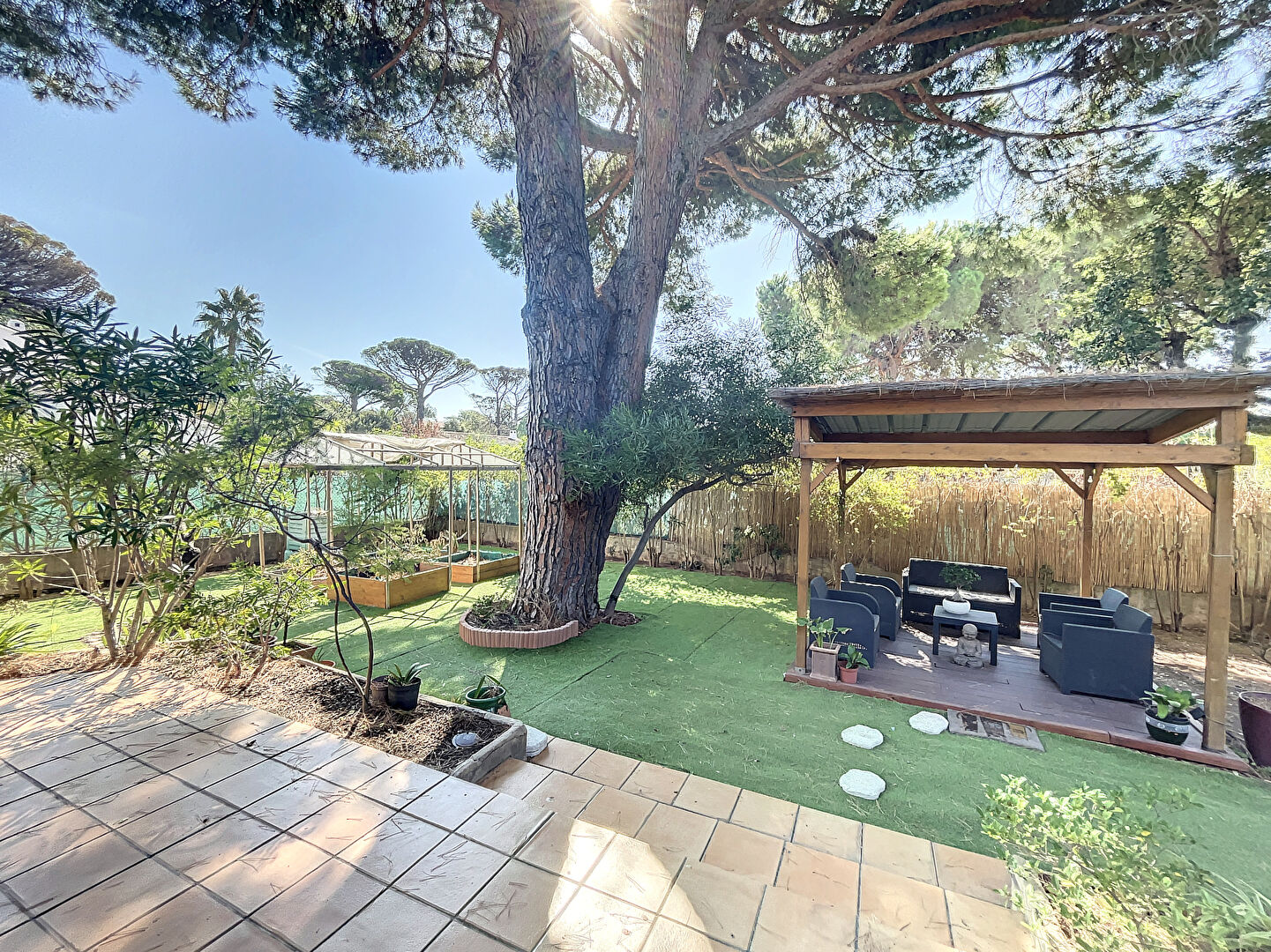 Maison a vendre a Frejus - Un veritable havre de paix avec piscine
