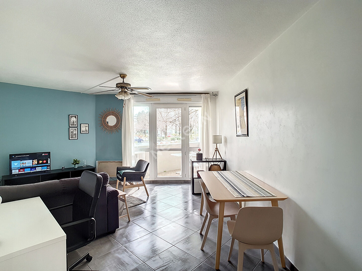 A LOUER- Appartement de type T2 meuble et lumineux a Grenoble avec ...